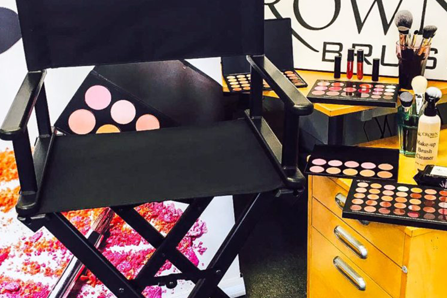 Lightweight Makeup Chair - Professional Makeup Artist – Crownbrush